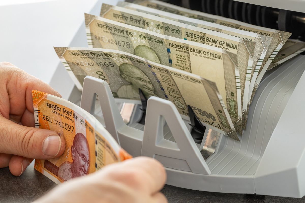 Daylight bank heist at knifepoint in Kerala - India Weekly