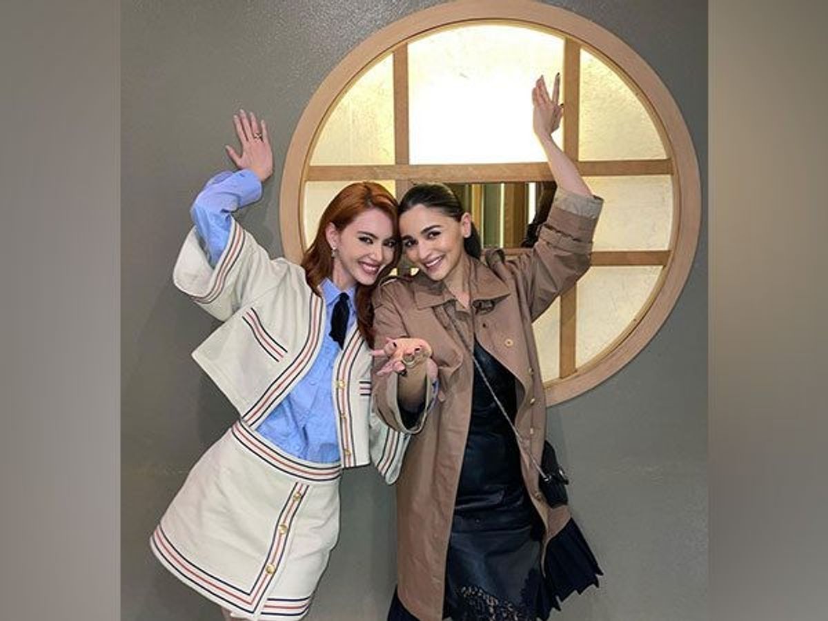 Alia’s pictures with Thai superstar Davikah Hoorne go viral - India Weekly