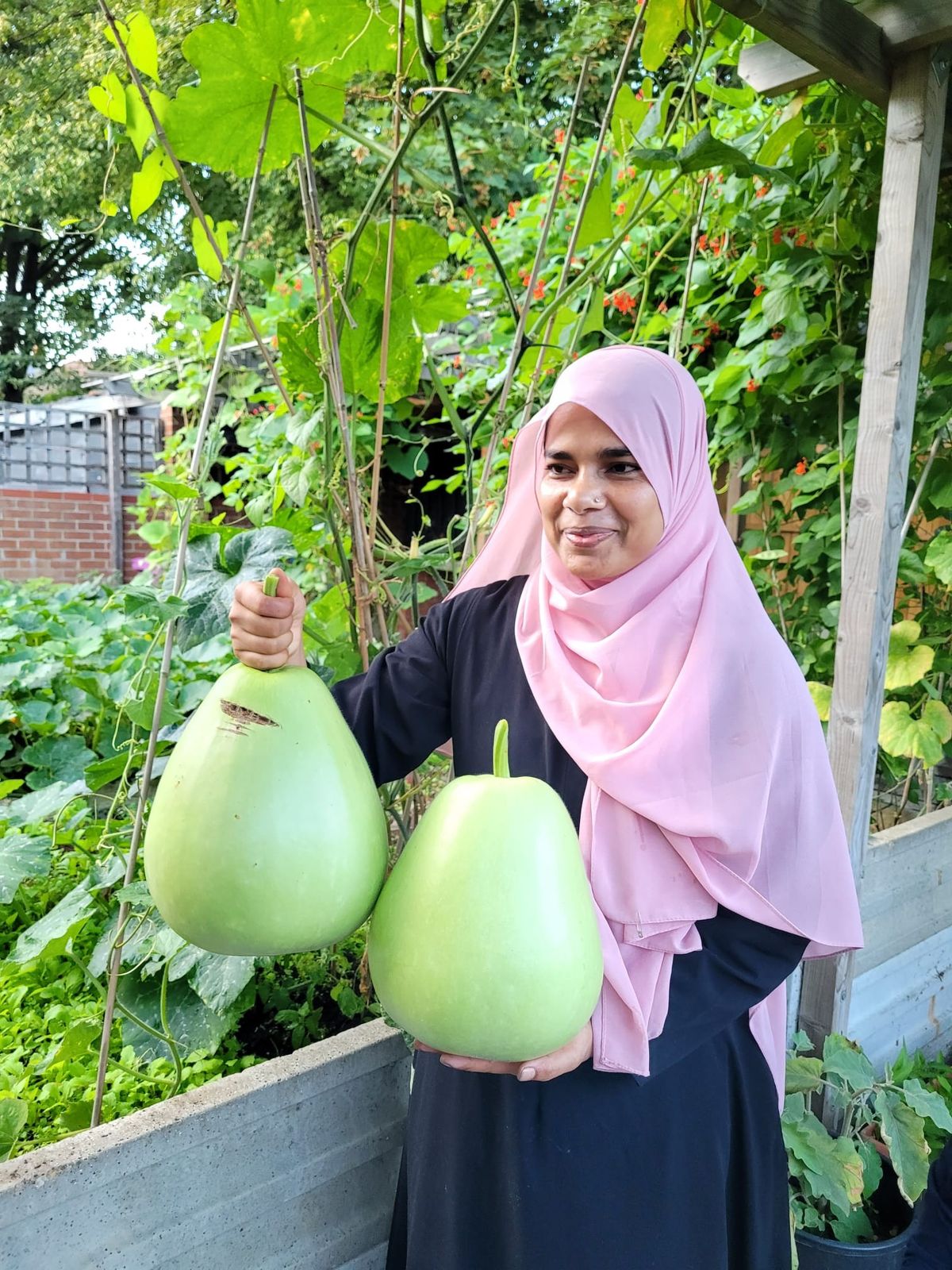 Garden club puts Bangladeshi women in touch with their lost roots ...
